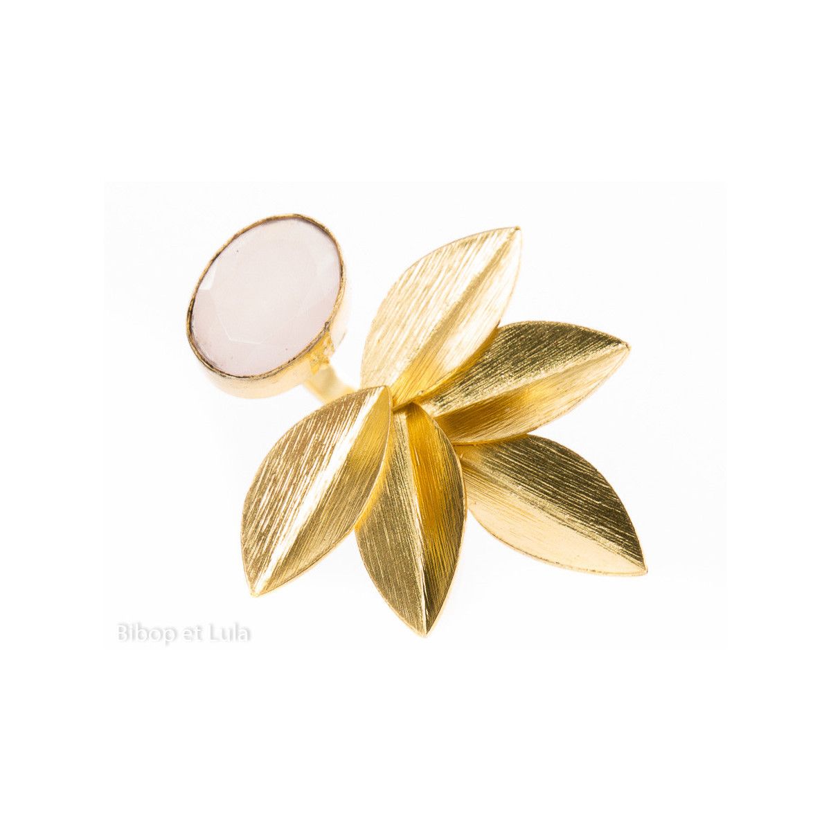 Bague jonc laiton doré quartz rose facetté et feuilles